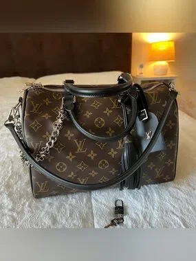 The Unbranded Brand | Bags | Lv Speedy Soft Black Plsss Read The ...
